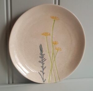Yellow daisy artisan plate by Gisela Graham - Scandinavian boutique ...