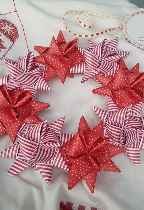 How to make a Danish woven paper Christmas star wreath (julestjerne ...