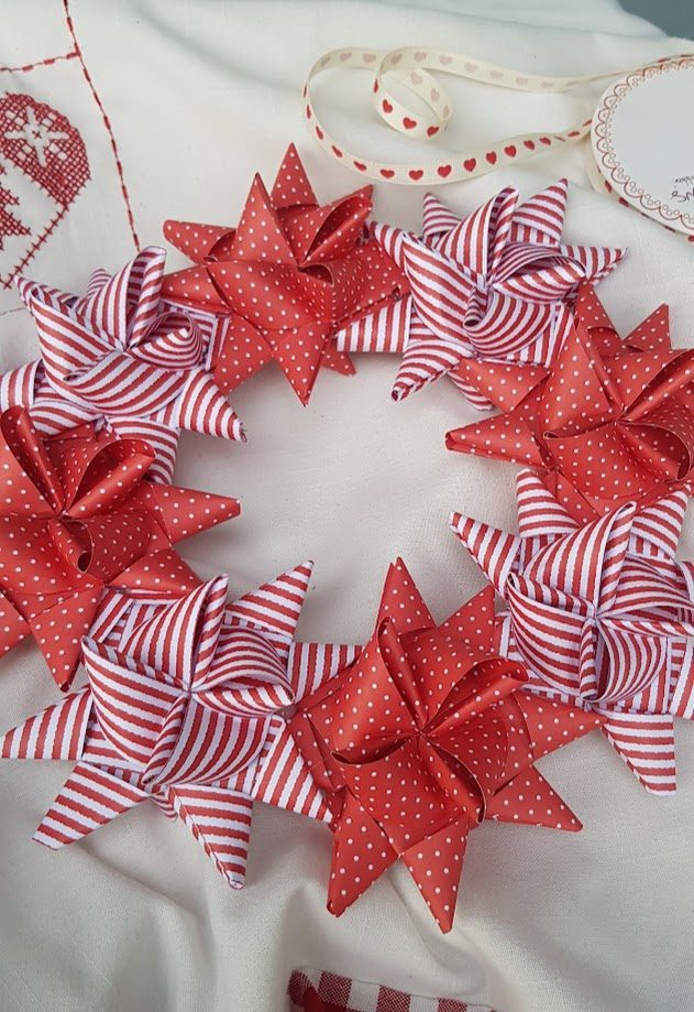 How to make a Danish woven paper Christmas star wreath (julestjerne ...