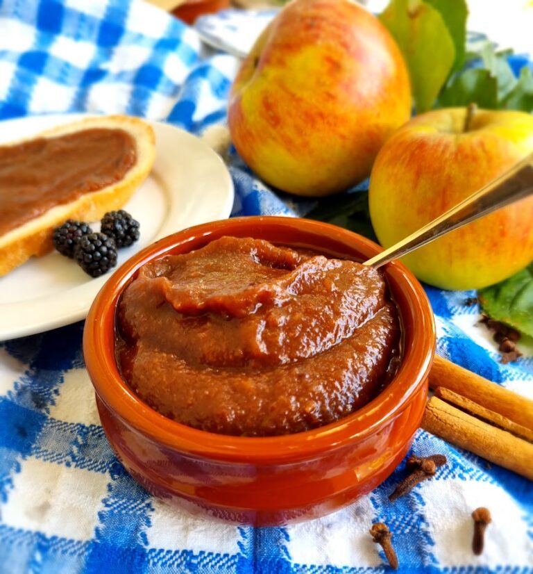 Lazy slow-cooker autumn harvest fruit butter - Hygge Style