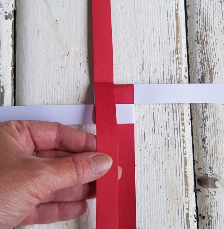 How to make Danish paper Christmas stars (julestjerner) - Hygge Style