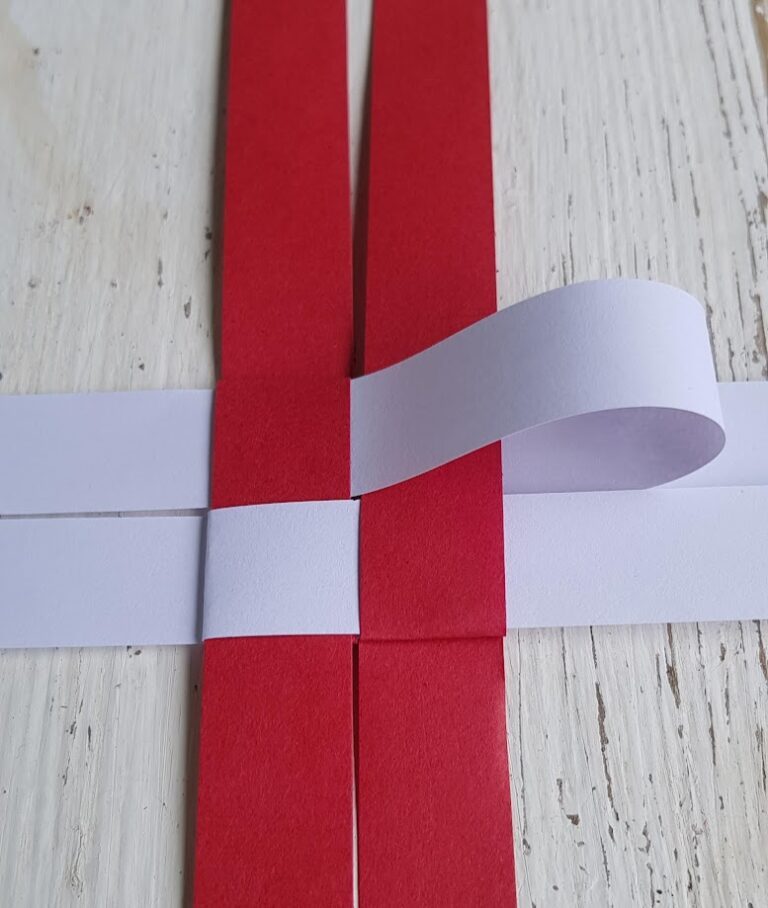 How to make Danish paper Christmas stars (julestjerner) - Hygge Style