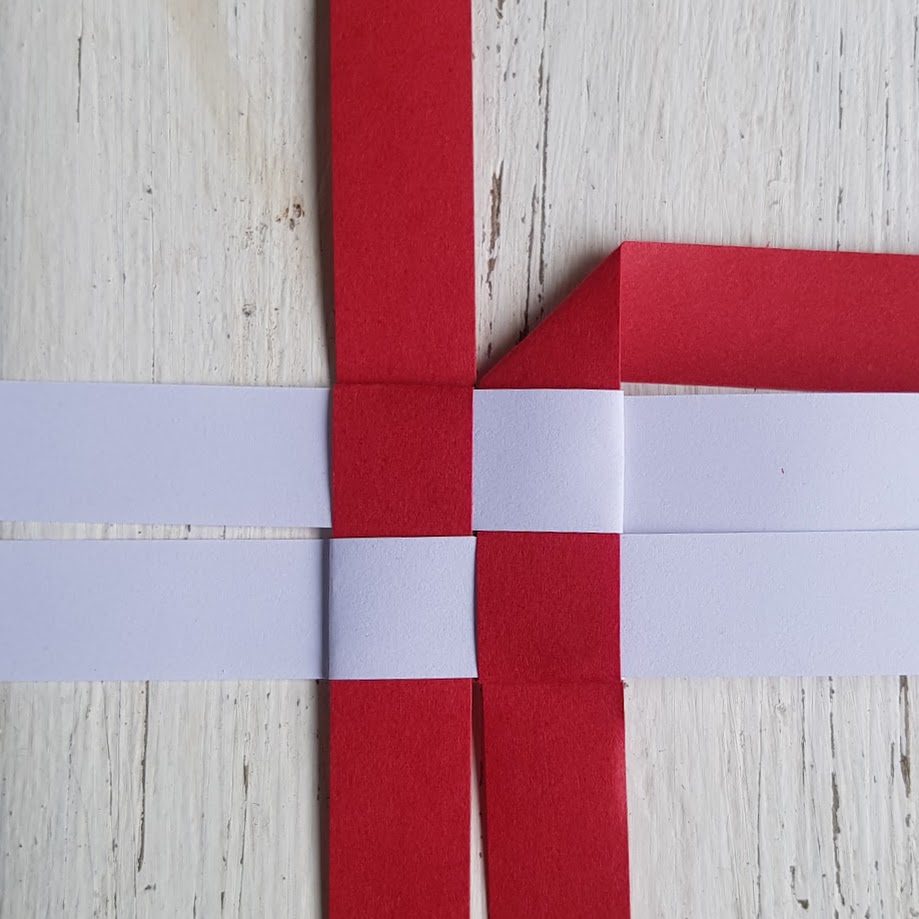 How to make Danish paper Christmas stars (julestjerner) - Hygge Style