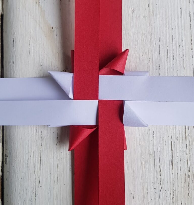How to make Danish paper Christmas stars (julestjerner) - Hygge Style