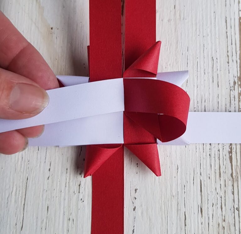 How to make Danish paper Christmas stars (julestjerner) - Hygge Style